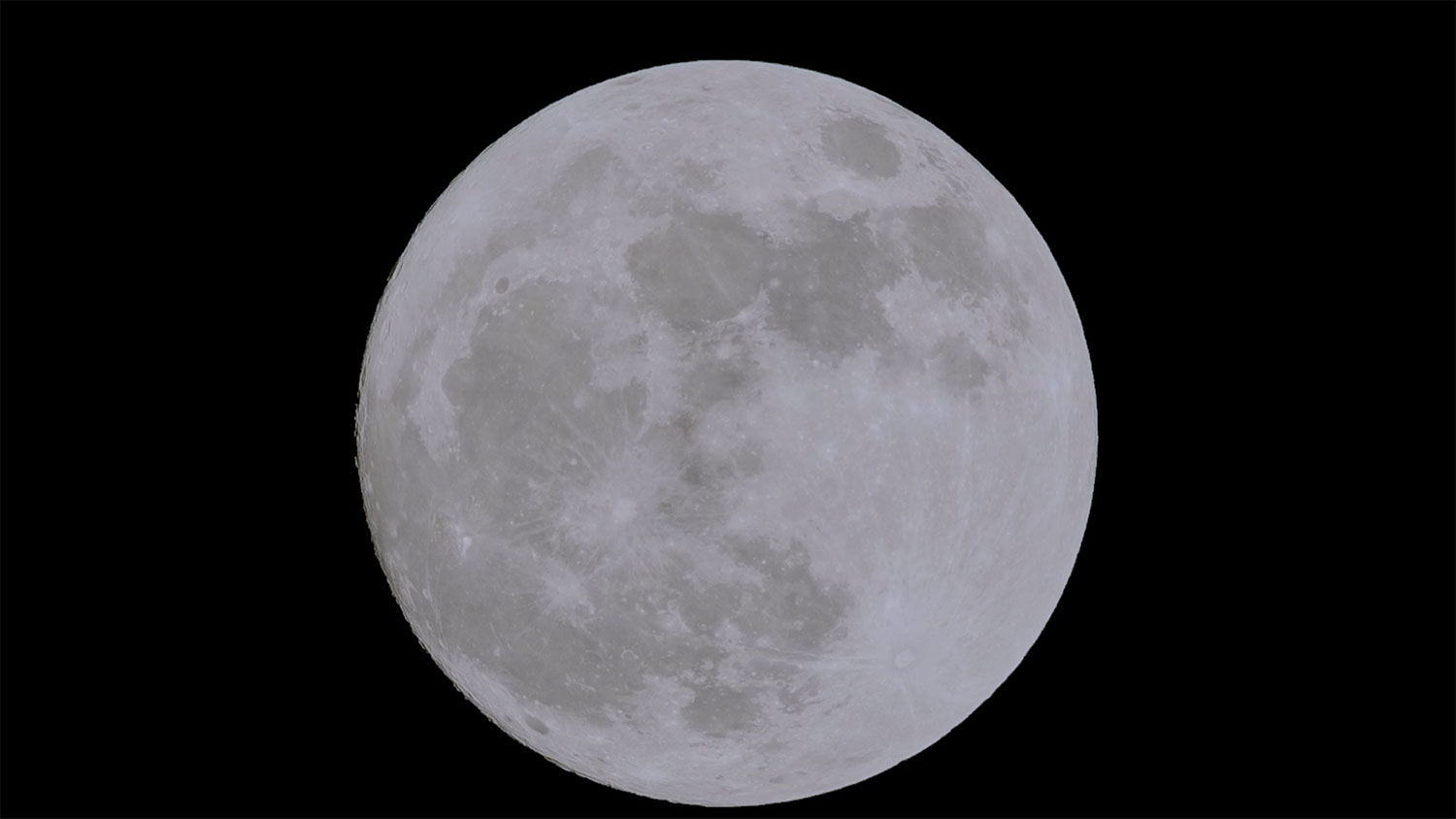 Noite de lua cheia - Primeiro Plano